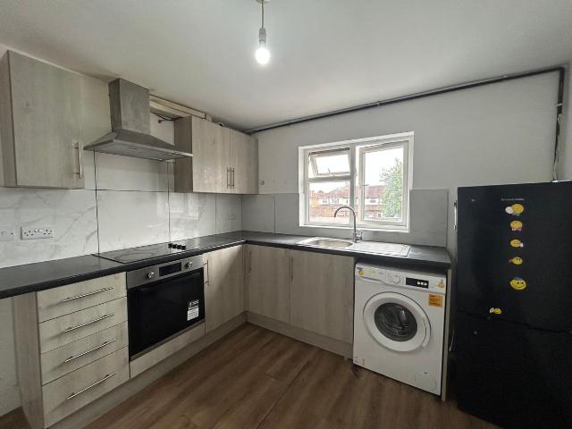 Southall UB2, 2 bed shared accommodation to rent, £2,200 pcm | PrimeLocation