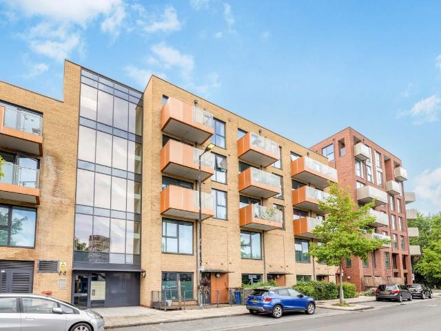 Southampton Way, London SE5, 1 bed flat to rent, £1,900 pcm | PrimeLocation