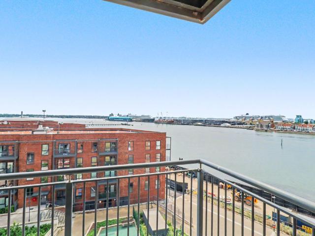 Southampton, Hampshire SO19, 3 bed flat to rent, £1,750 pcm | PrimeLocation