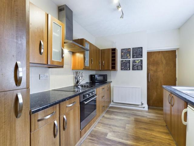 Southampton Road, Northampton NN4 4 bed house to rent £2,380 pcm £549 pw