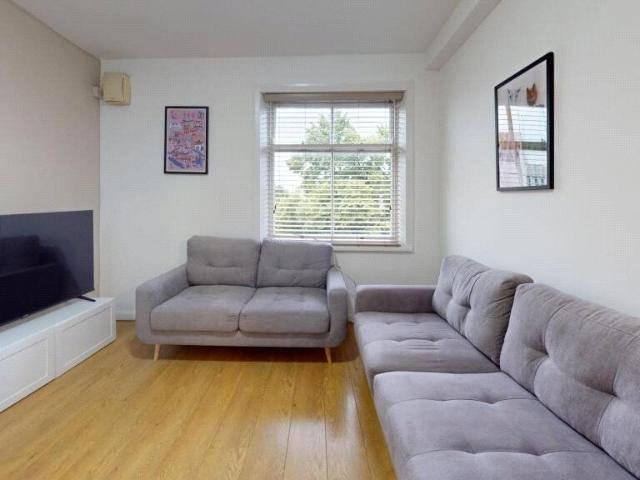 Southampton Road, Belsize Park, London NW5, 4 bed flat to rent, £4,100 pcm | PrimeLocation