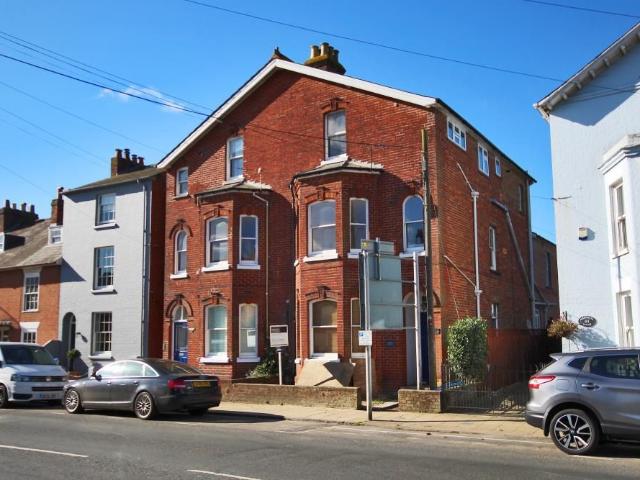 Southampton Road, Lymington SO41, 1 bed flat to rent, £795 pcm | PrimeLocation