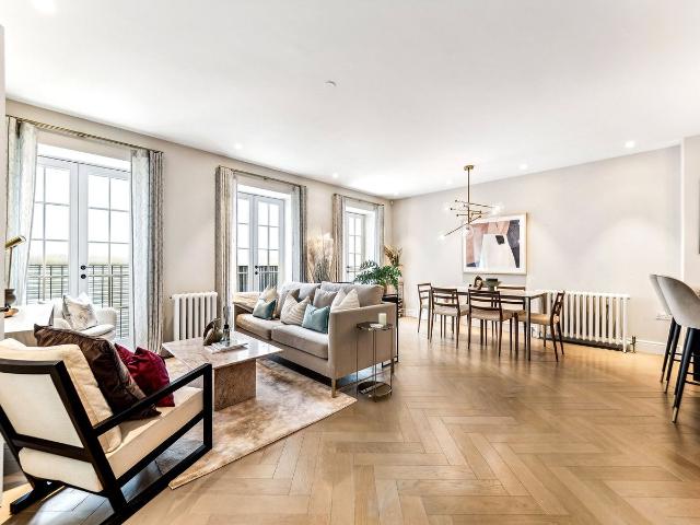Southampton Street, Covent Garden WC2E, 3 bed flat to rent, £11,917 pcm | PrimeLocation