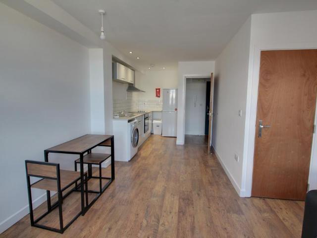 Southampton Street, Leicester 2 bed apartment to rent £1,075 pcm £248 pw