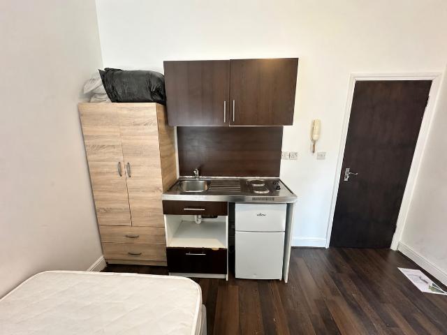 Southbury Road, Enfield EN1, Studio to rent, £950 pcm | PrimeLocation