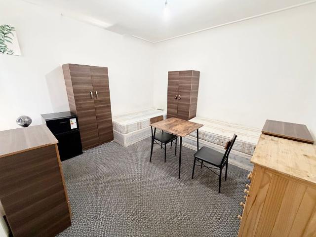 Southbury Road, London EN1, Room to rent, £775 pcm | PrimeLocation