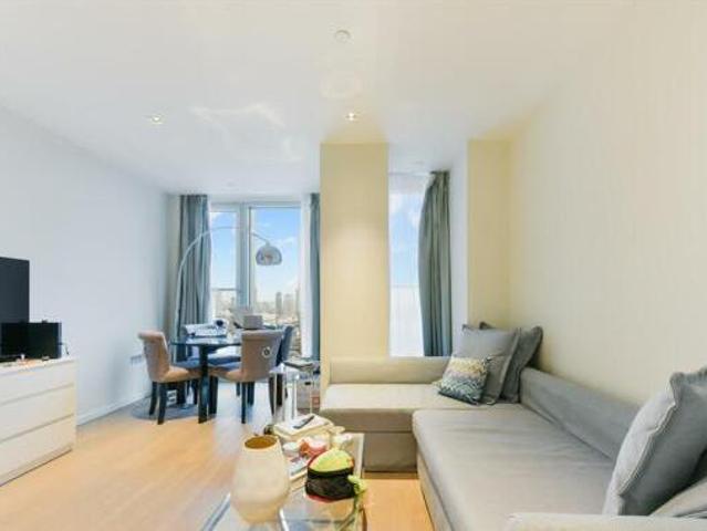 Southbank Tower, Upper Ground, Studio Flat For