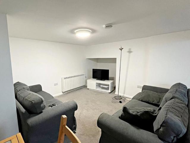 Southbourne 4 bed maisonette to rent £1,350 pcm £312 pw