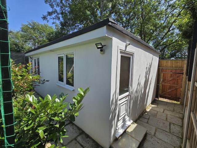 Southbourne Crescent NW4, 1 bed flat to rent, £1,350 pcm | PrimeLocation