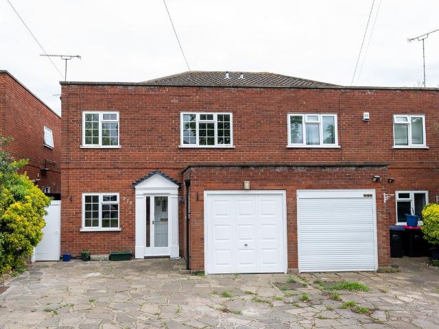 Southbourne Grove, Westcliff On Sea SS0, 3 bed semi detached house to rent, £2,500 pcm | PrimeLocation