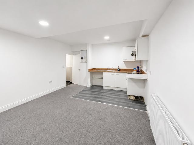 Southbridge Road, Croydon CR0, Studio to rent, £1,225 pcm | PrimeLocation