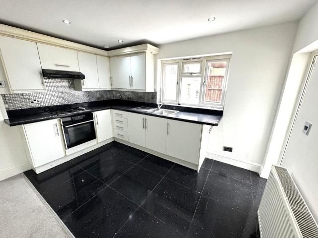Southbridge Road, Croydon CR0 1 bed flat to rent £1,225 pcm £283 pw