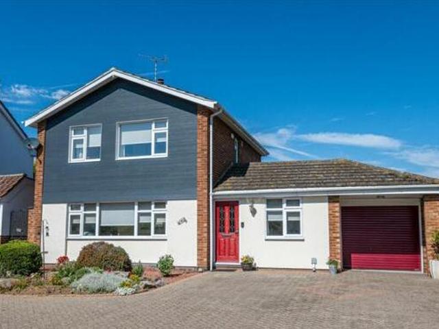 Southchurch Boulevard, Thorpe Bay Borders, 4 Bedroom Detached