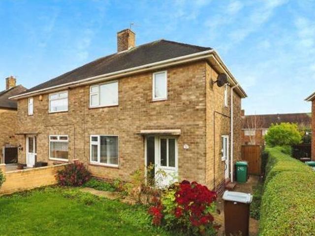 Southchurch Drive, Clifton, 3 Bedroom End