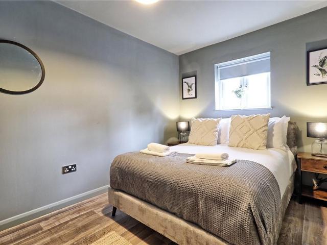 Southchurch Road, Southend on Sea. 1 bed apartment to rent £1,000 pcm £231 pw