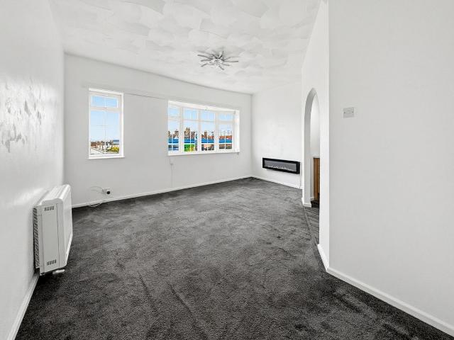 Southchurch Road, Southend On Sea, 2 SS1, 2 bed flat to rent, £1,200 pcm | PrimeLocation