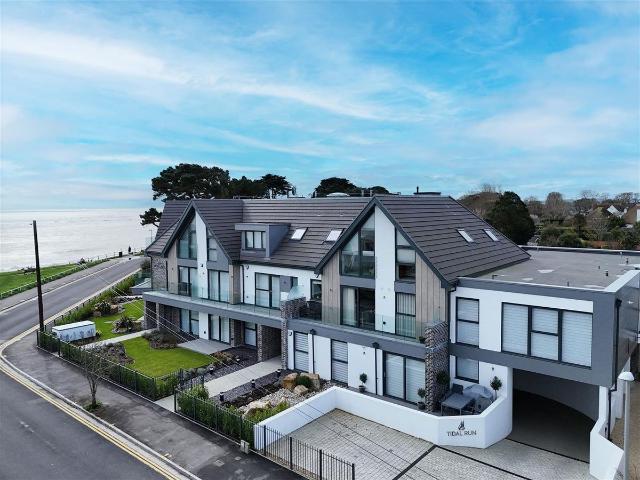 Southcliffe Road, Christchurch BH23, 2 bed flat to rent, £2,000 pcm | PrimeLocation