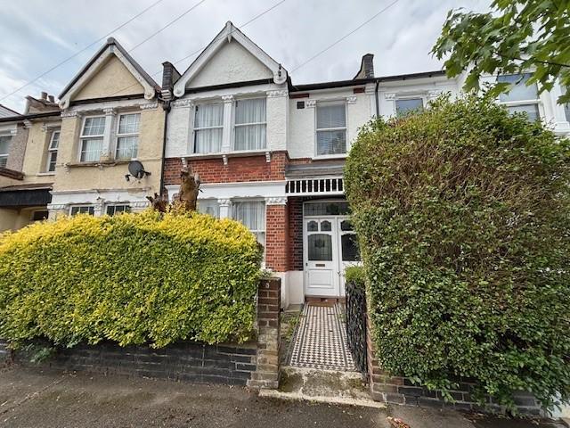 Southcote Road, London SE25 3 bed terraced house to rent £2,100 pcm £485 pw
