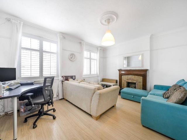 Southcroft Road, Furzedown, London SW16, 3 bed maisonette to rent, £3,150 pcm | PrimeLocation
