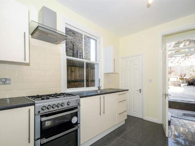 Southcroft Road, London SW16 4 bed terraced house to rent £3,200 pcm £738 pw