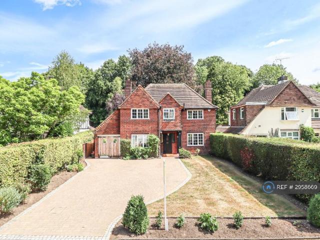 Southdown Road, Harpenden, AL5 3 bed detached house to rent £4,250 pcm £981 pw