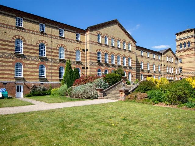 Southdowns Park, Haywards Heath RH16, 2 bed flat to rent, £1,200 pcm | PrimeLocation