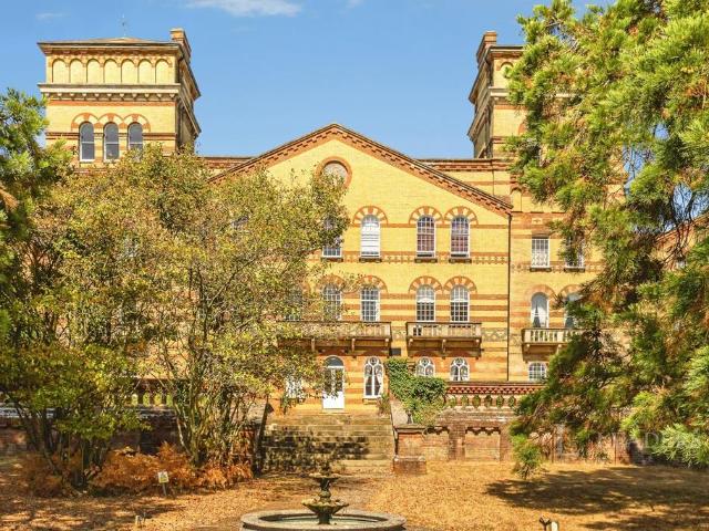 Southdowns Park, Haywards Heath, West. 2 bed flat to rent £1,395 pcm £322 pw