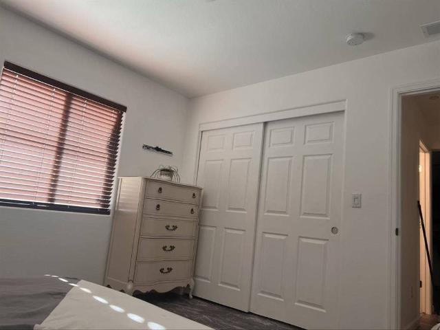 For Females Merced Room 4 rent