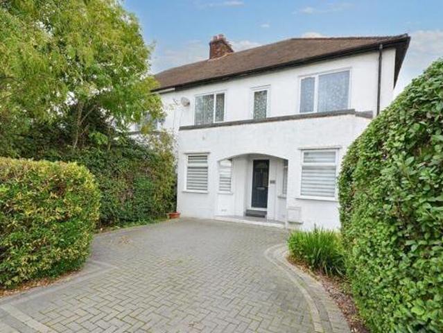 Southend Arterial Road, Hornchurch, 2 Bedroom Maisonette