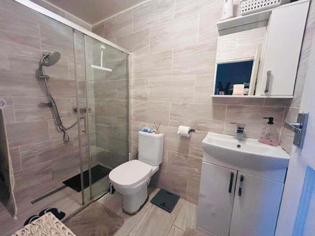 Southend Arterial Road, Hornchurch RM11 1 bed house to rent £1,343 pcm £310 pw