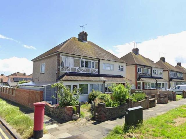 Southend on Sea SS2 3 bed semi detached house to rent £1,950 pcm £450 pw