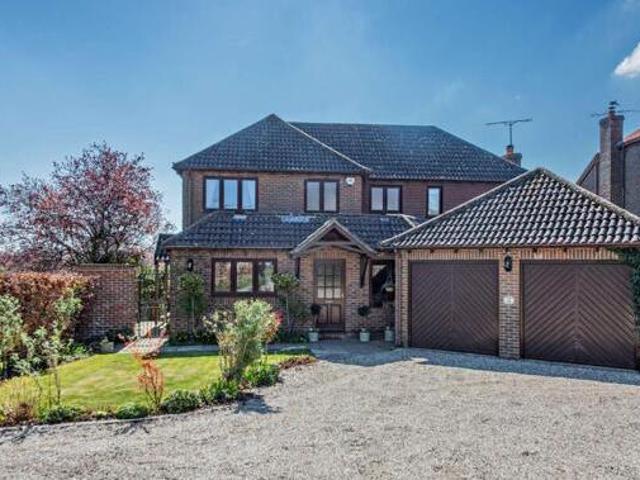 Southend Road, Bradfield Southend, 4 Bedroom Detached