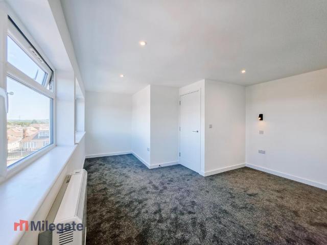 Southend Road, Wickford SS11 1 bed flat to rent £1,095 pcm £253 pw