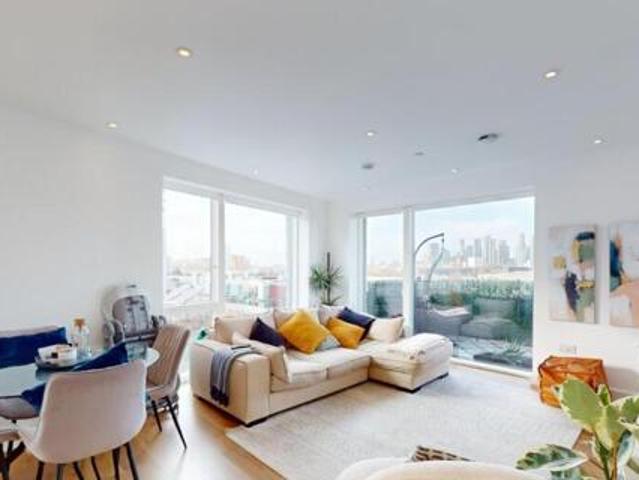 Southern Way, London, 3 Bedroom Apartment