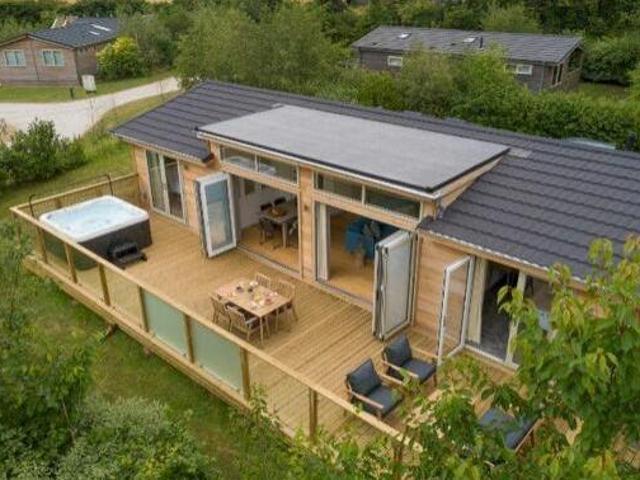 Southern Halt, Southern Place, Dobwalls, 3 Bedroom Lodge
