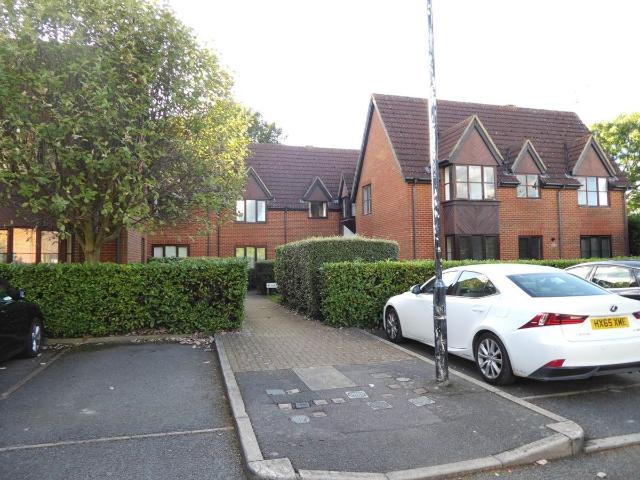 Southern Hill, Reading RG1, 2 bed flat to rent, £1,375 pcm | PrimeLocation