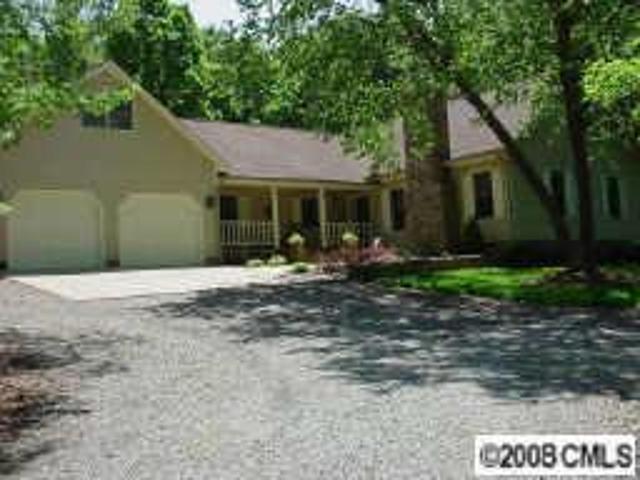 Southern Living At Its Best On 2 Acres!