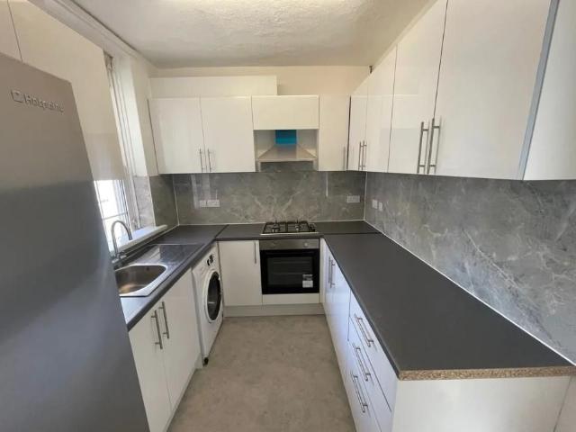 Southern Row, London W10, 2 bed flat to rent, £2,650 pcm | PrimeLocation