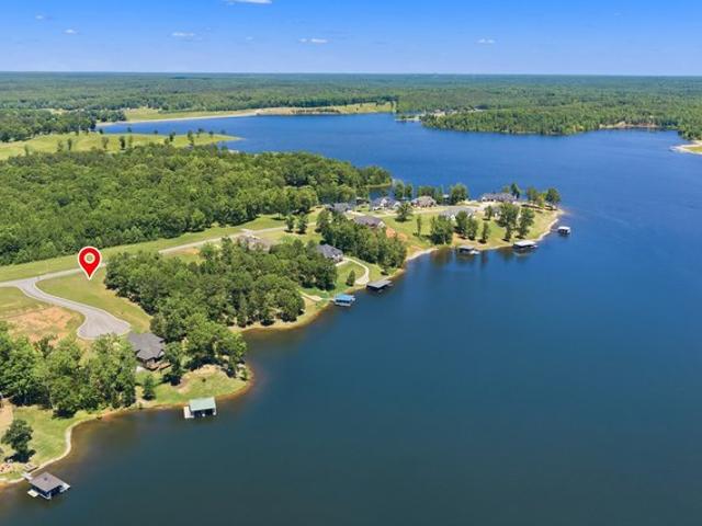 Southern Shores Pt, Huntingdon, TN 38344