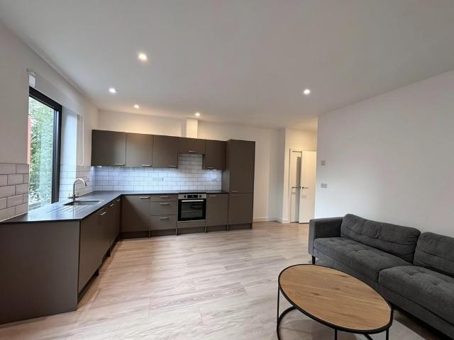 Southernhay Gardens, Exeter EX1 2 bed apartment to rent £1,550 pcm £358 pw