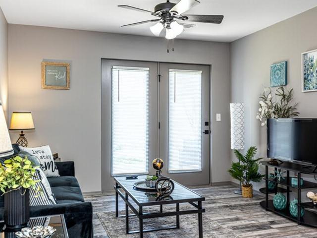 Southernwood Apartments 1 Bedroom Apartment for Rent at 228 W Tracker Rd, Nixa, MO 65714