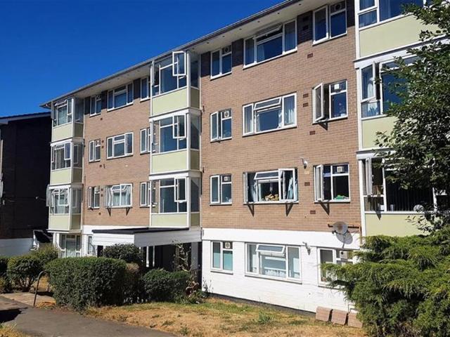 Southfield Park, Cowley, Oxford, OX4 2 bed flat to rent £1,450 pcm £335 pw
