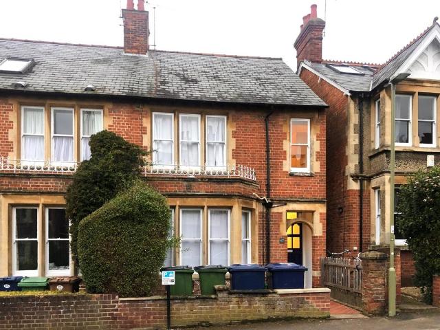 Southfield Road, Cowley, Oxford, OX4 Studio to rent £1,050 pcm £242 pw