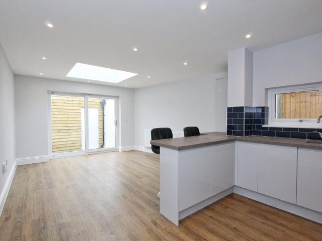 Southfield Road, Chiswick W4, 2 bed flat to rent, £2,167 pcm | PrimeLocation