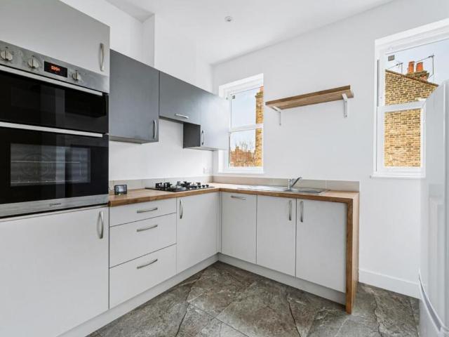 Southfield Road, Bedford Park W4, 3 bed flat to rent, £3,000 pcm | PrimeLocation