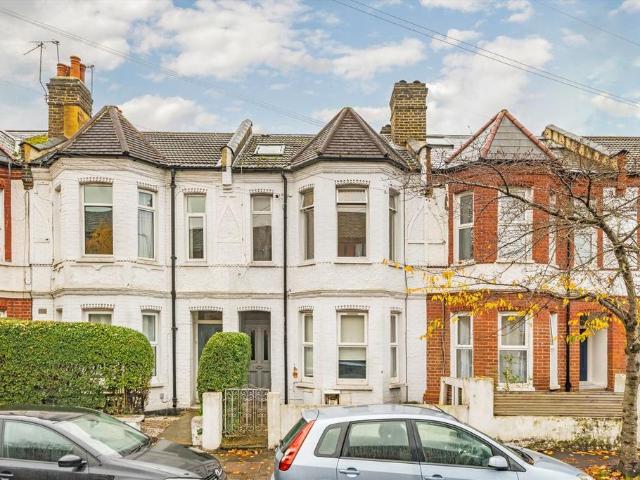 Southfield Road, London W4 3 bed flat to rent £2,600 pcm £600 pw