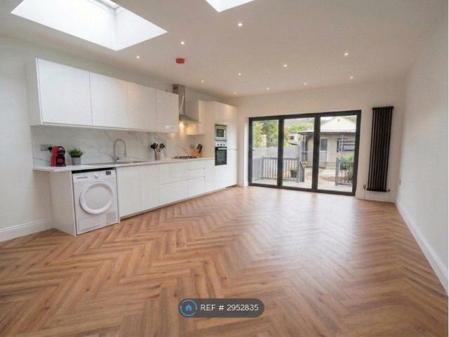 Southfield Road, Waltham Cross EN8, 5 bed terraced house to rent, £3,000 pcm | PrimeLocation