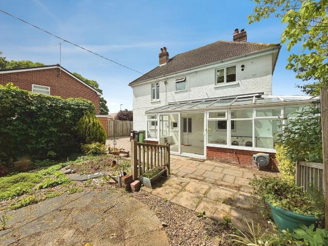 Southfields Close, Bishops Waltham, Southampton SO32, 1 bed flat to rent, £1,200 pcm | PrimeLocation