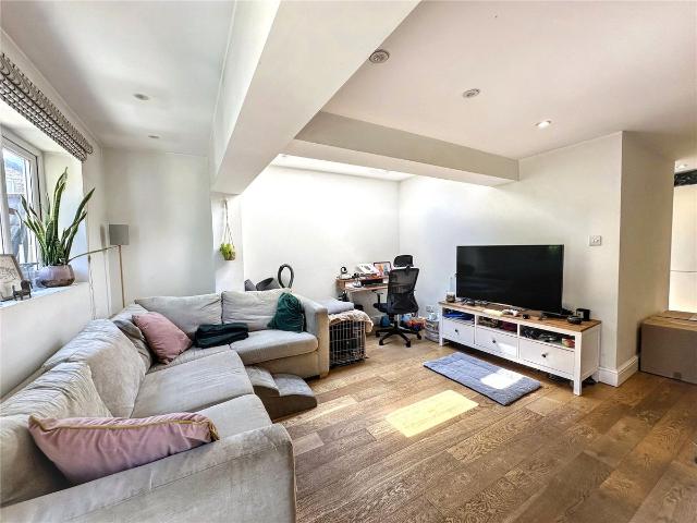 Southfields Road, Wandsworth, London SW18, 2 bed flat to rent, £2,750 pcm | PrimeLocation