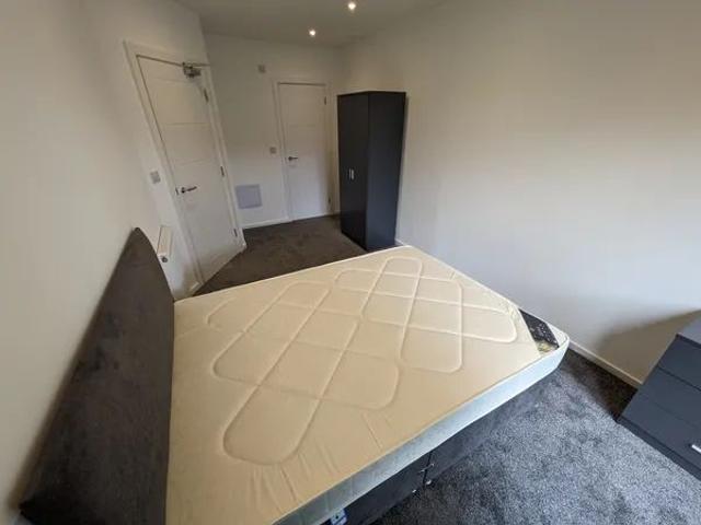 Southgate 0 bedroom house share to rent